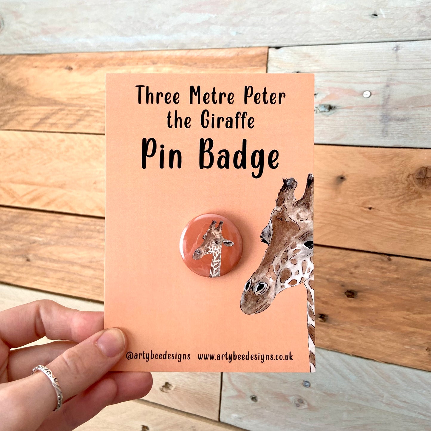 Giraffe Pin Badge – Arty Bee Designs